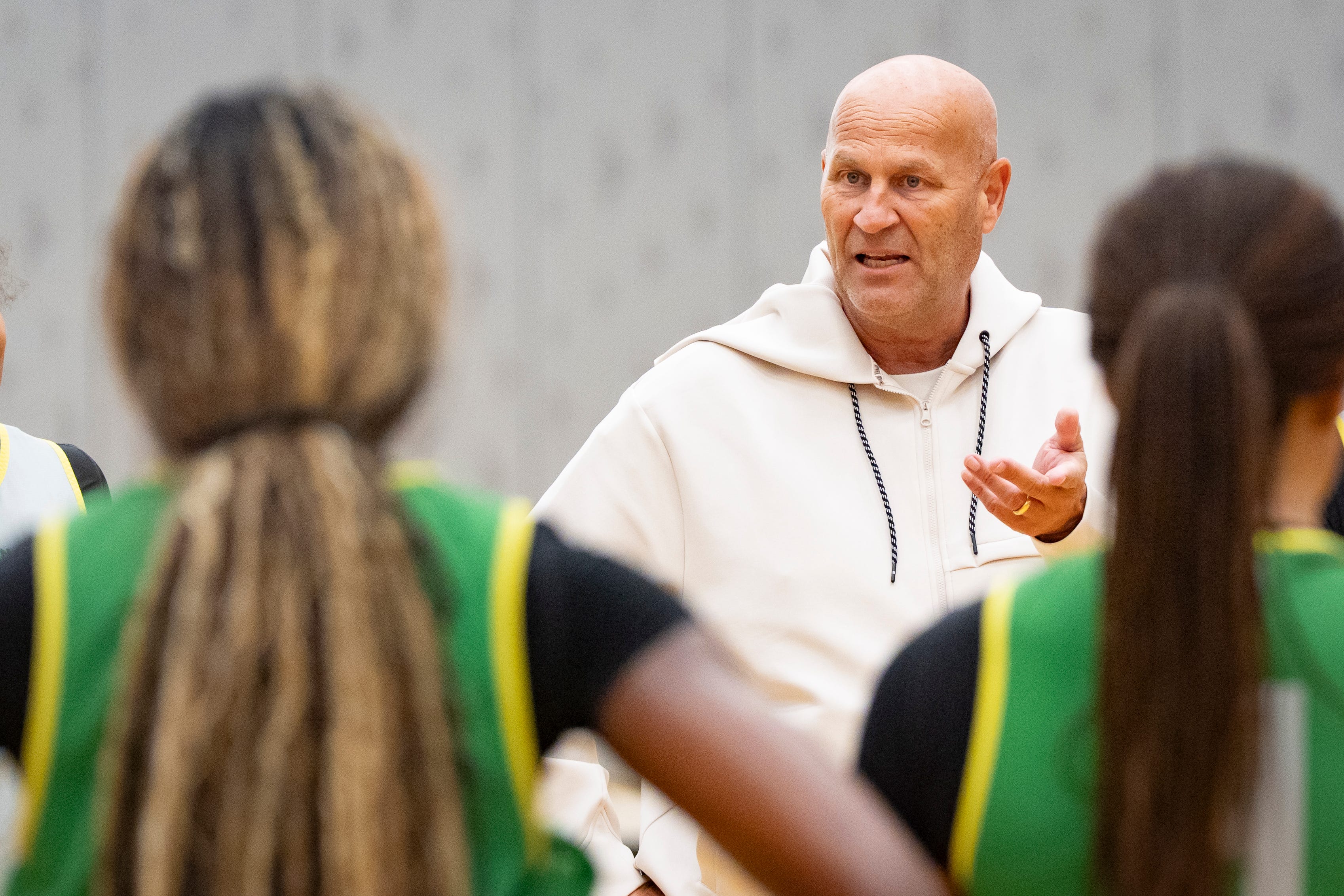 Oregon women's basketball's Kelly Graves happy with current roster