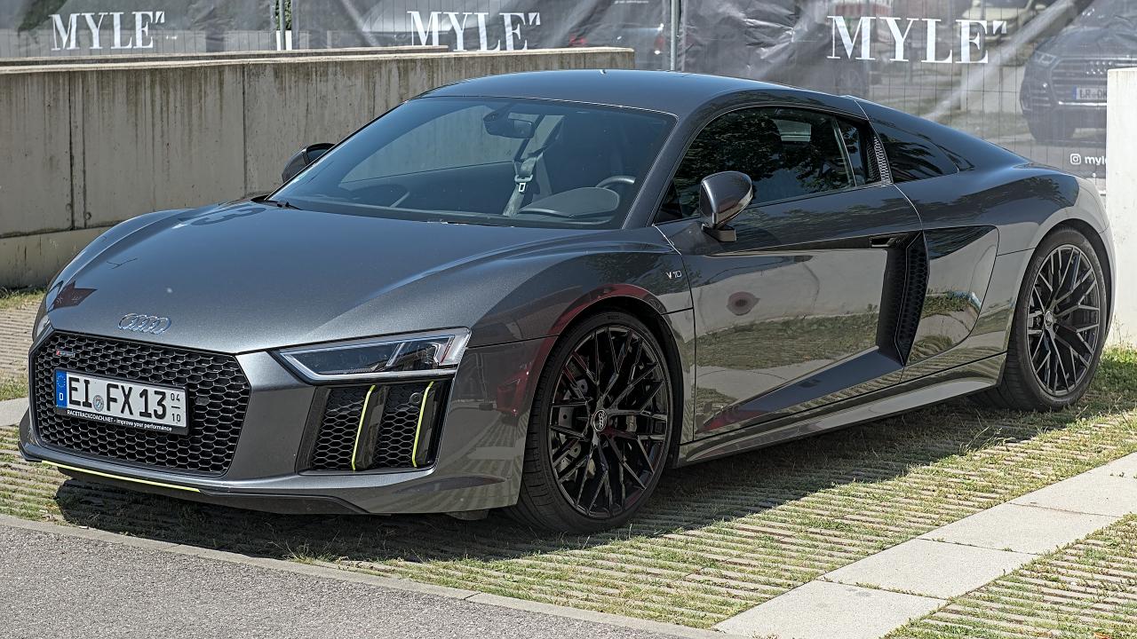 10 Design cues that started with race cars