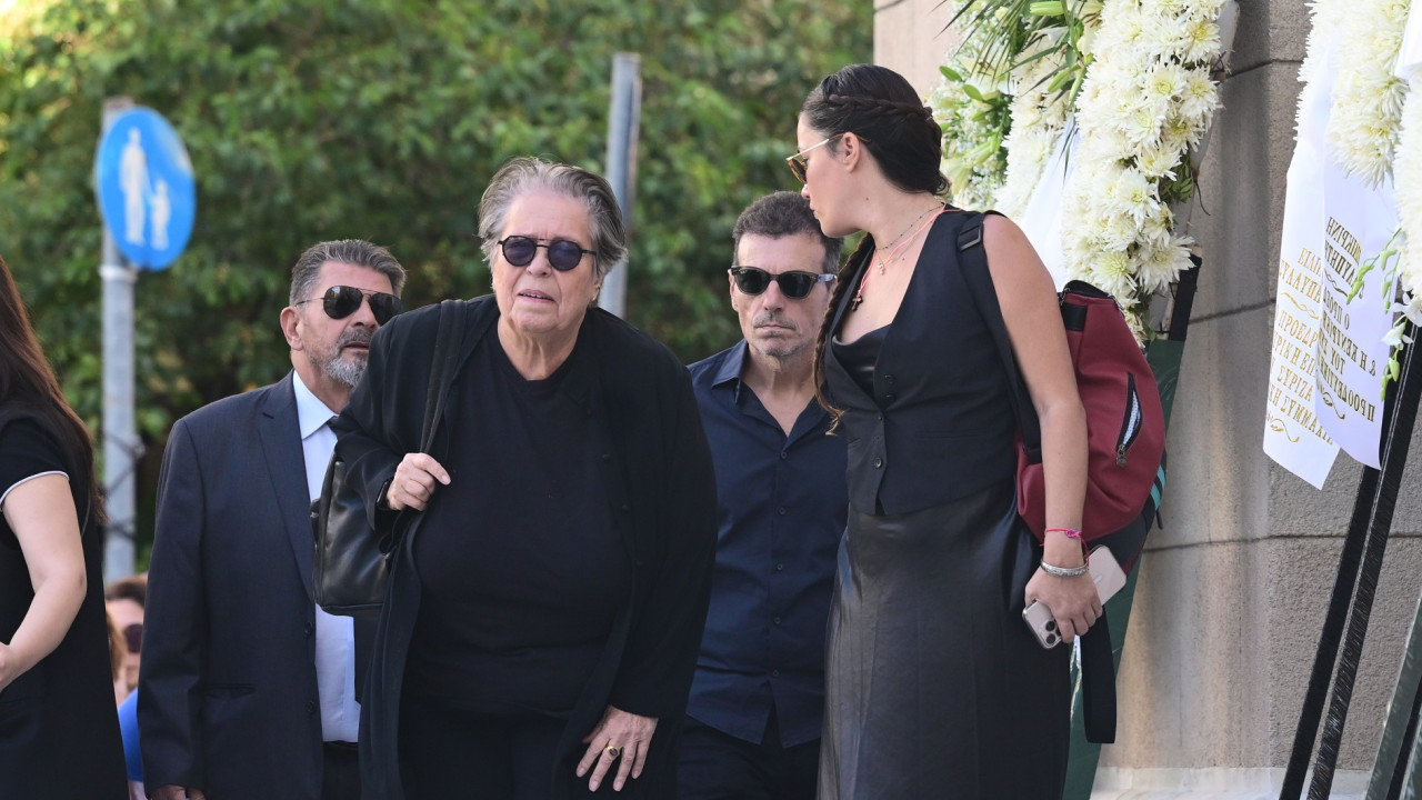 Δήμητρα Γαλάνη: «Είσαι τόσο βαθιά ριζωμένος μέσα μου - Ξεκουράσου Διονύση»