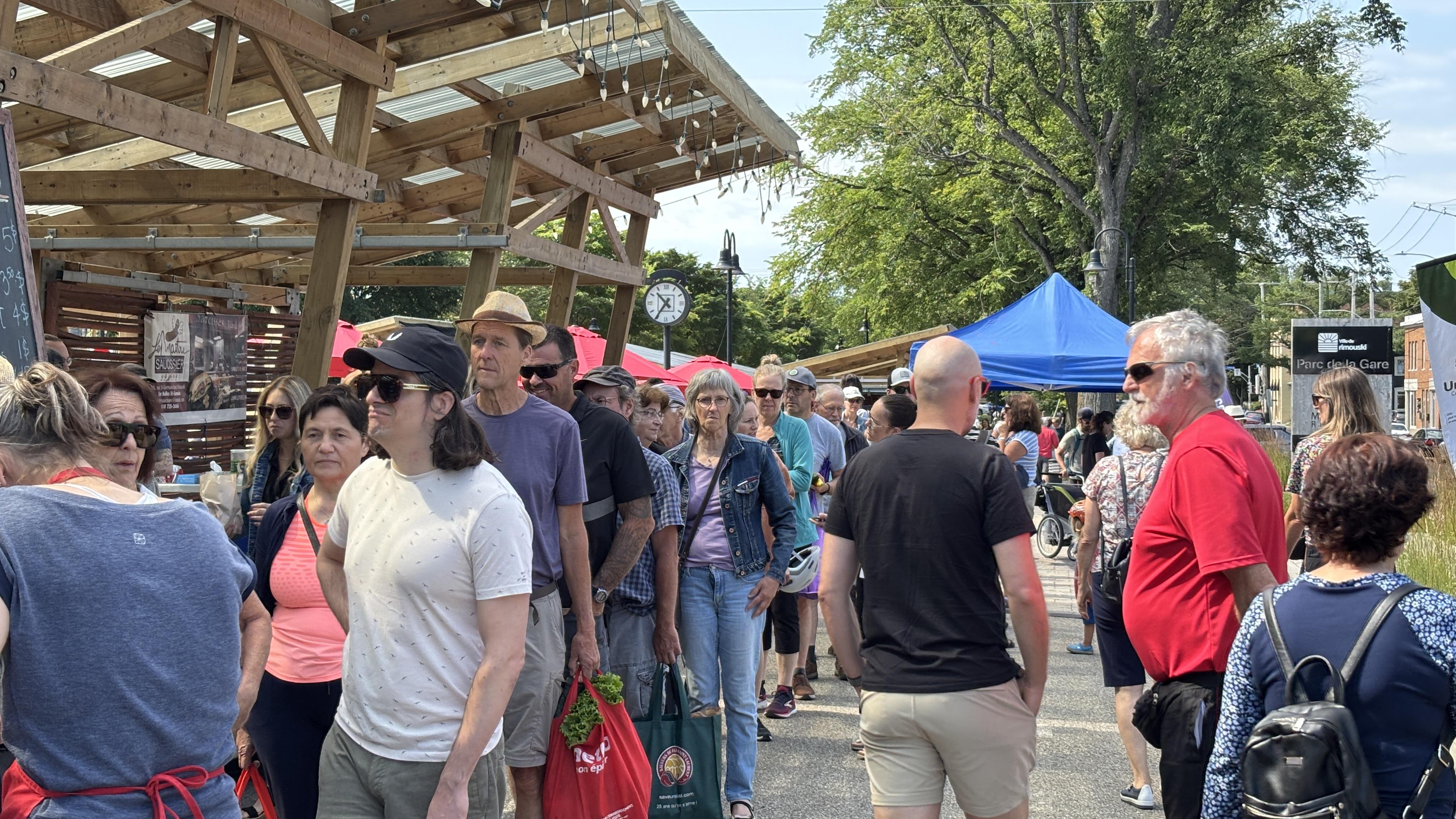 Des coupons au marché public pour contrer l’insécurité alimentaire