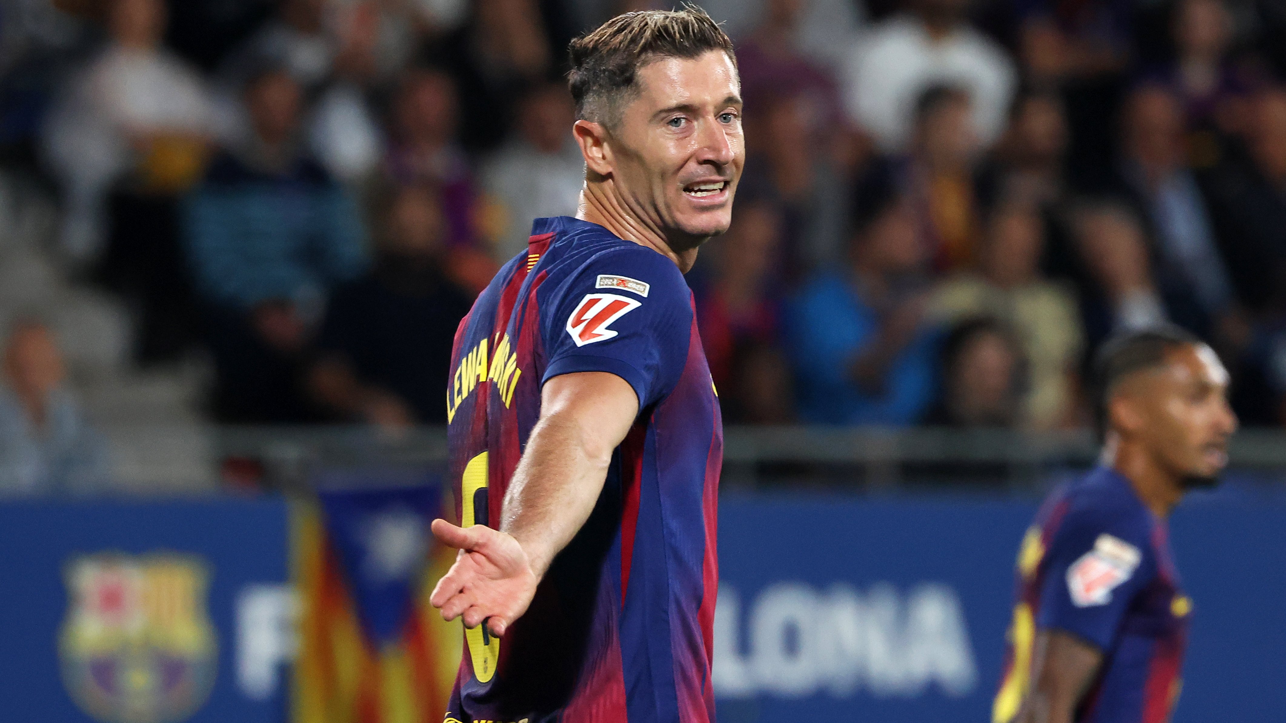 A jednak. Robert Lewandowski zostanie w Hiszpanii. Media: Sensacyjny ...