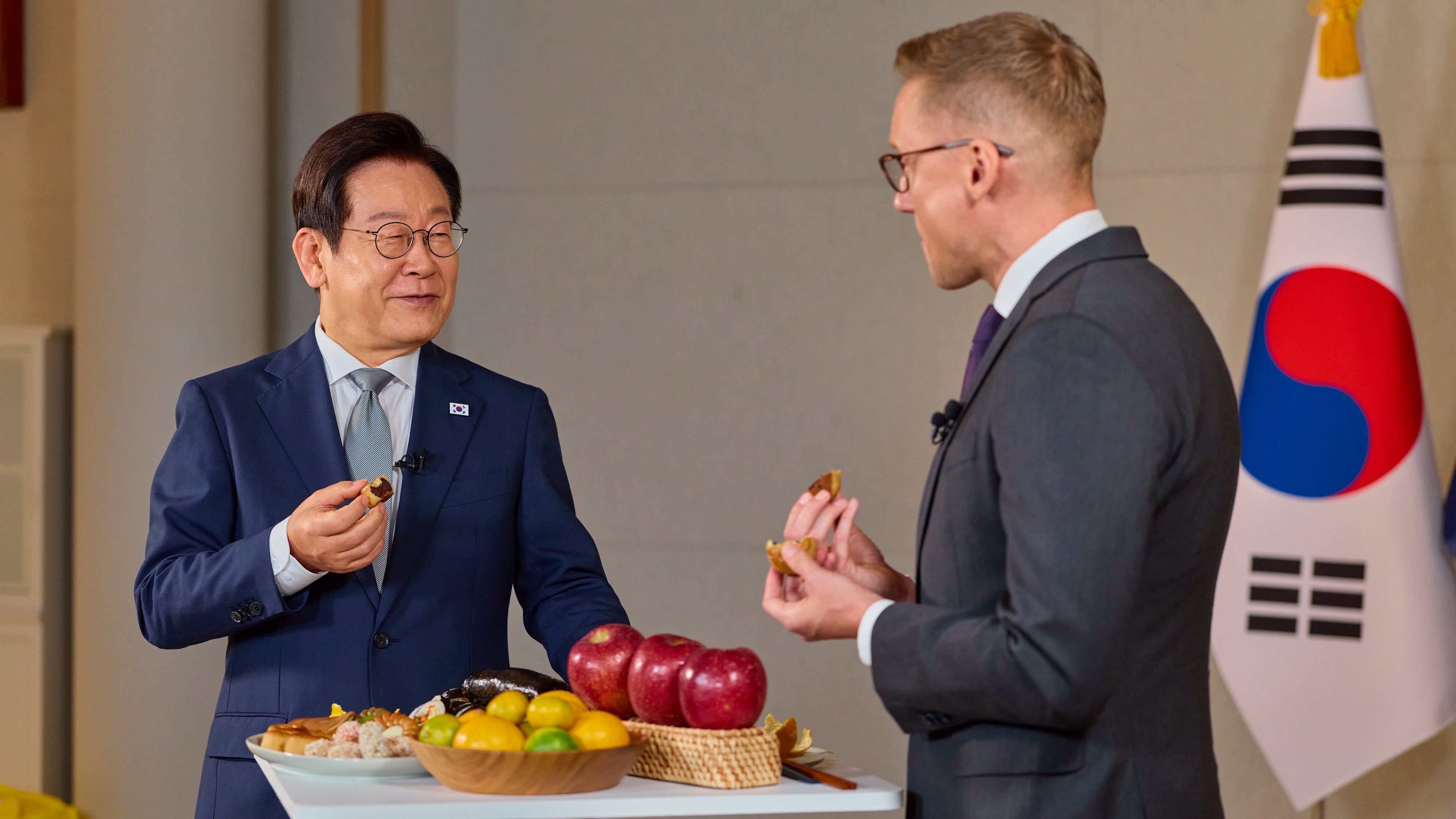 President Lee Promotes K-Food in CNN Interview