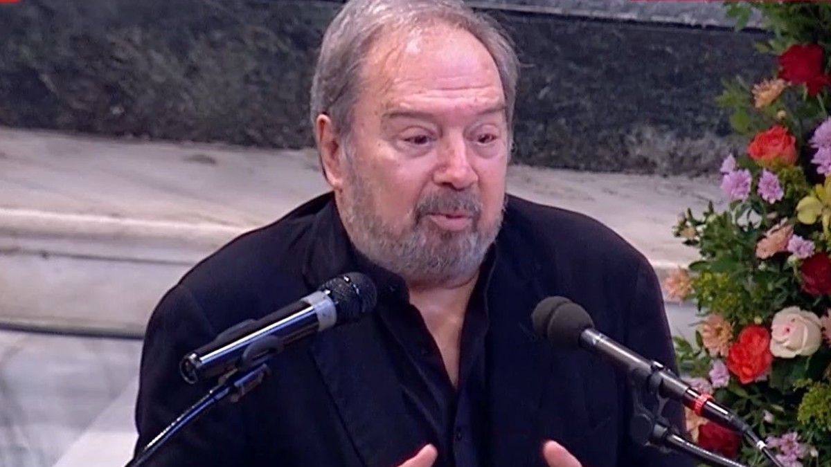 «Συγκίνησε» ο Σταμάτης Φασουλής για τον Σαββόπουλο: «Διονύση μου, τι ...