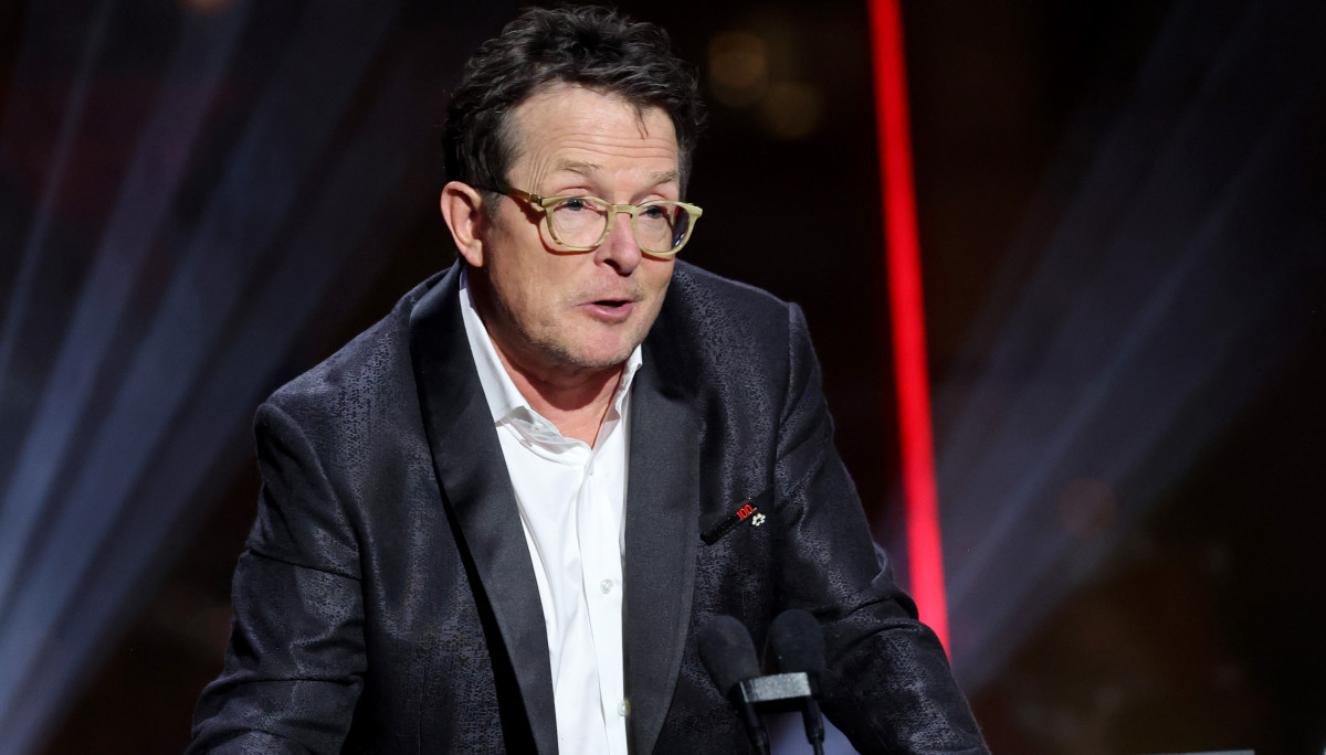 Michael J. Fox Steals the Show at Knicks-Celtics Game With Sweet ...