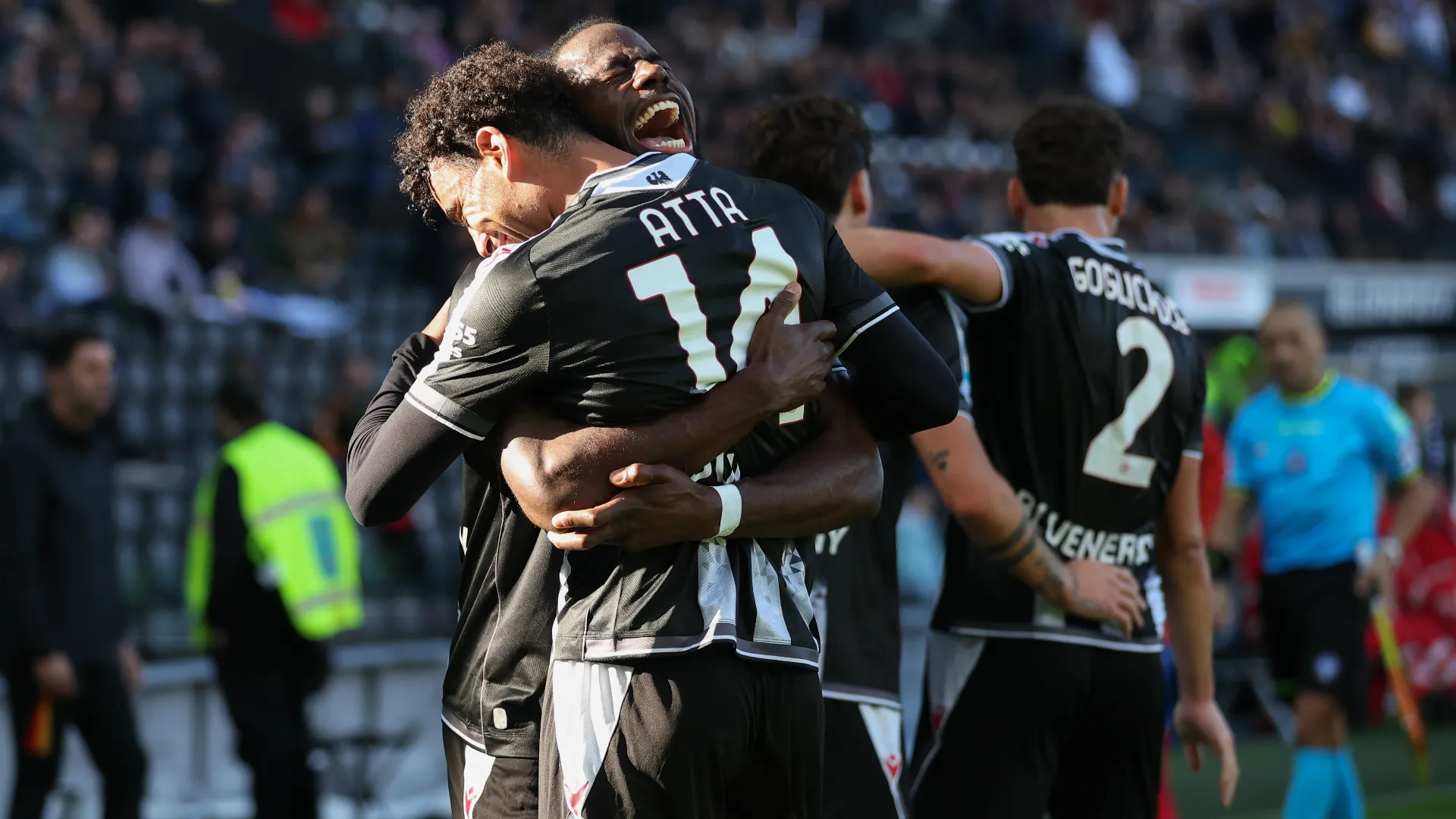 L'Udinese ne fa 3 al Lecce, tra Parma e Como non vince nessuno