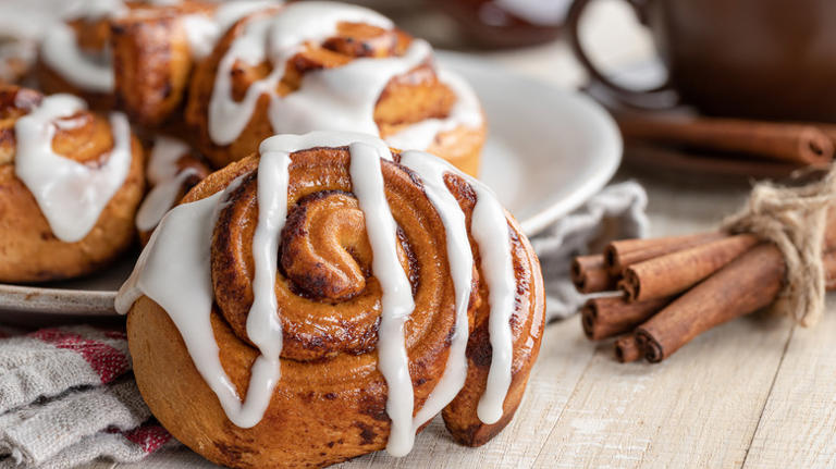 The Trick To Making The Gooiest Cinnamon Rolls (Without Them Becoming ...