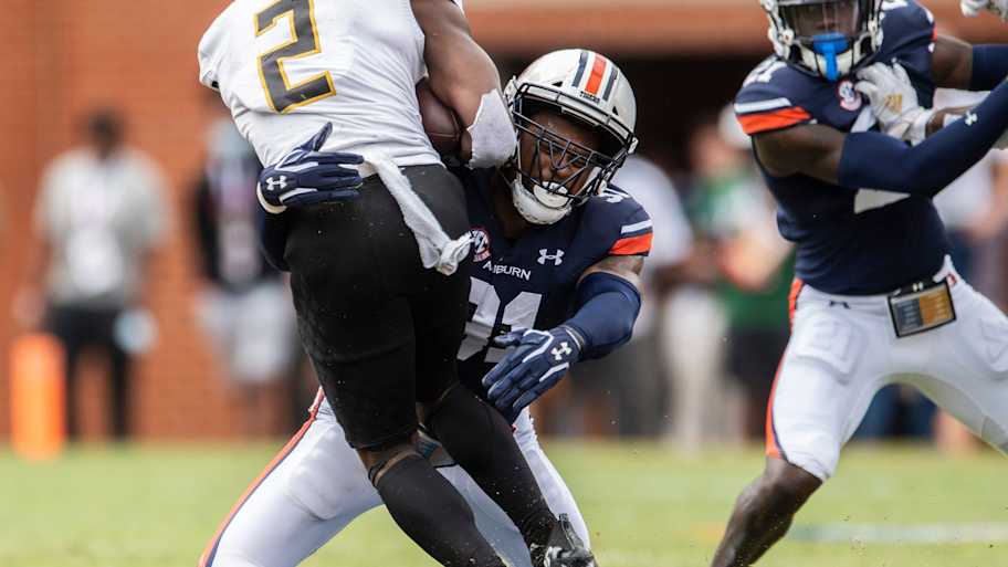 Former Auburn star gives vote of 'No Confidence' in recent social media ...