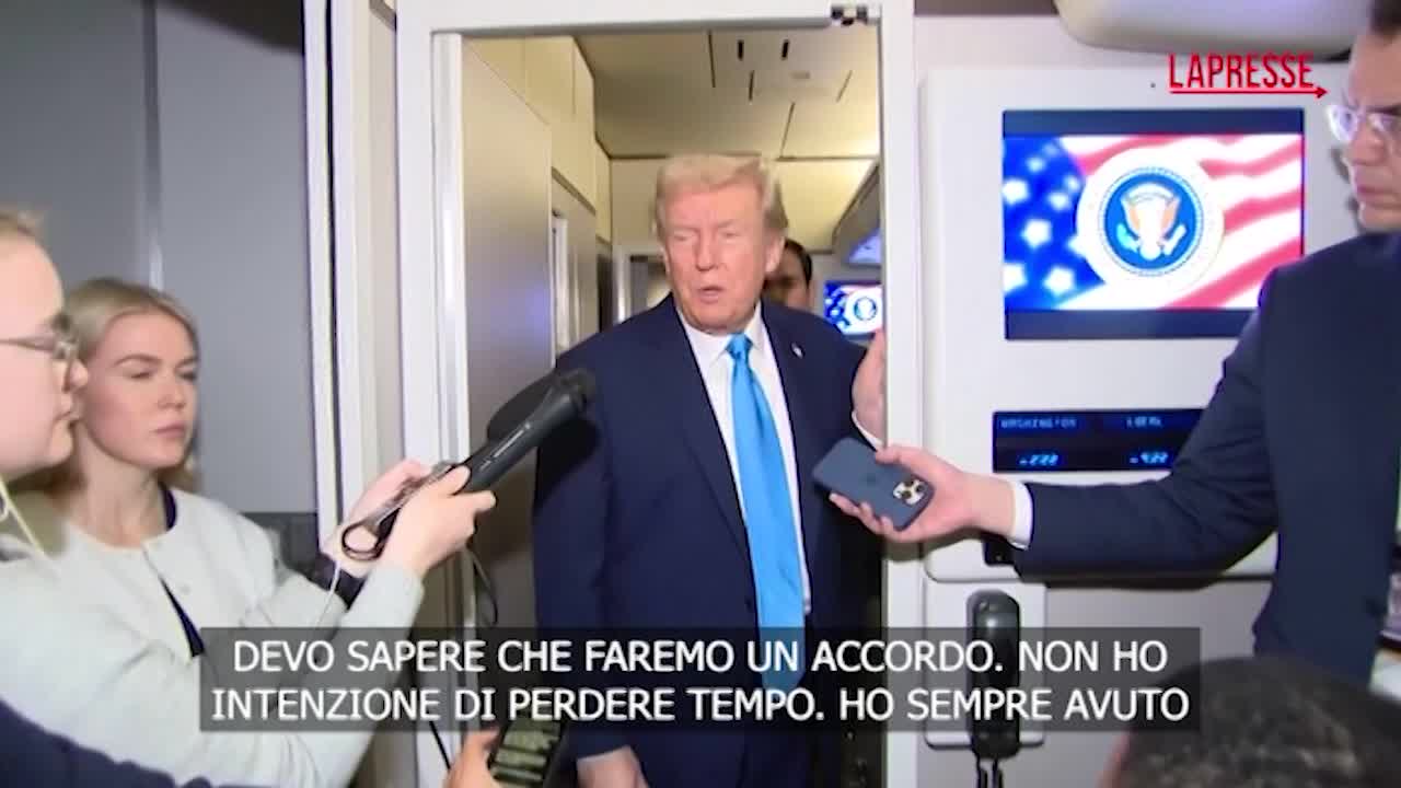 i Used TOXIC KILL SOUNDS to Troll Players in The Strongest Battlegrounds..