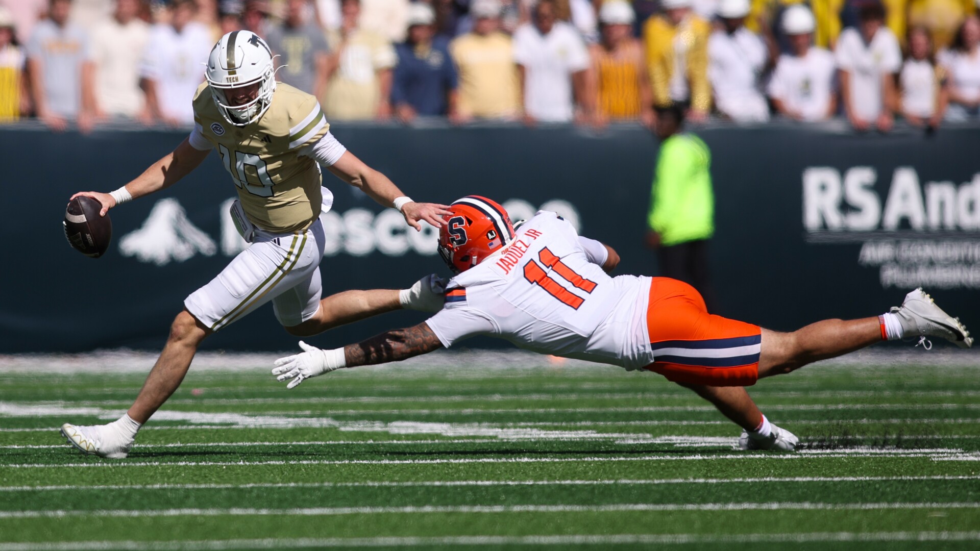 Haynes King accounts for five touchdowns as No. 7 Georgia Tech beats ...