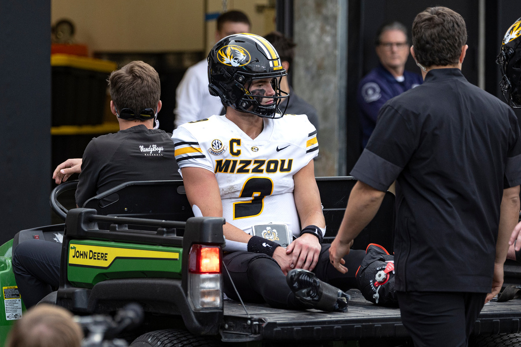 Missouri QB Beau Pribula carted off field with dislocated left ankle against No. 10 Vanderbilt