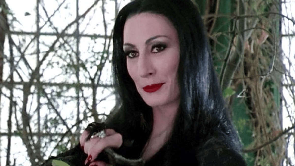 Transform in 10: Your guide to the iconic Morticia Addams makeup look