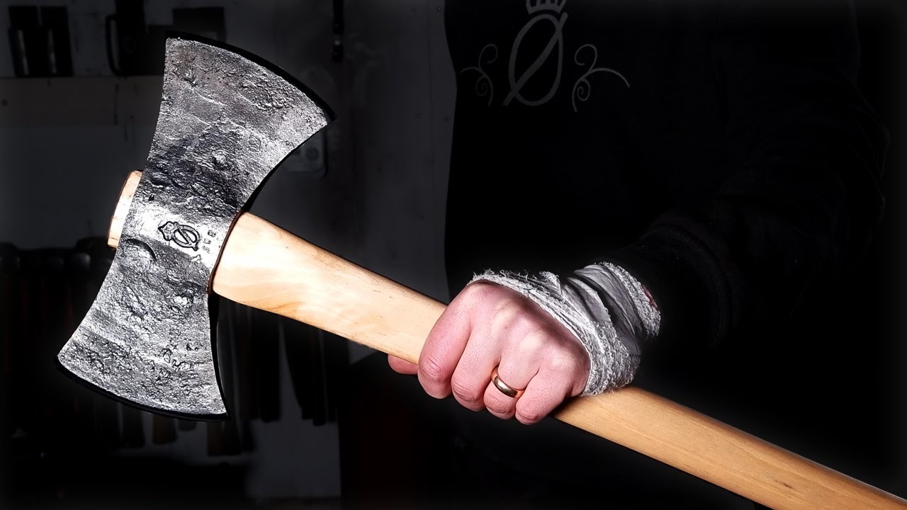 How I crafted a versatile double bit axe 🔥