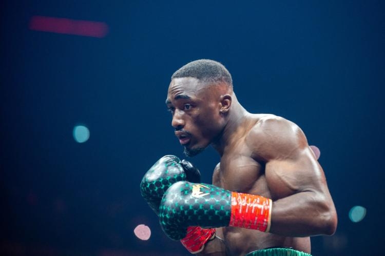VIDÉO. Boxe : Bakary Samaké reste invaincu après son KO sur Alejandro Ortiz