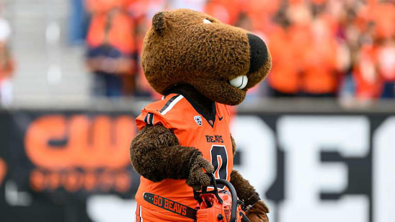 Oregon State Women's Soccer: Beavers Tie Pacific 0-0 on Senior Day