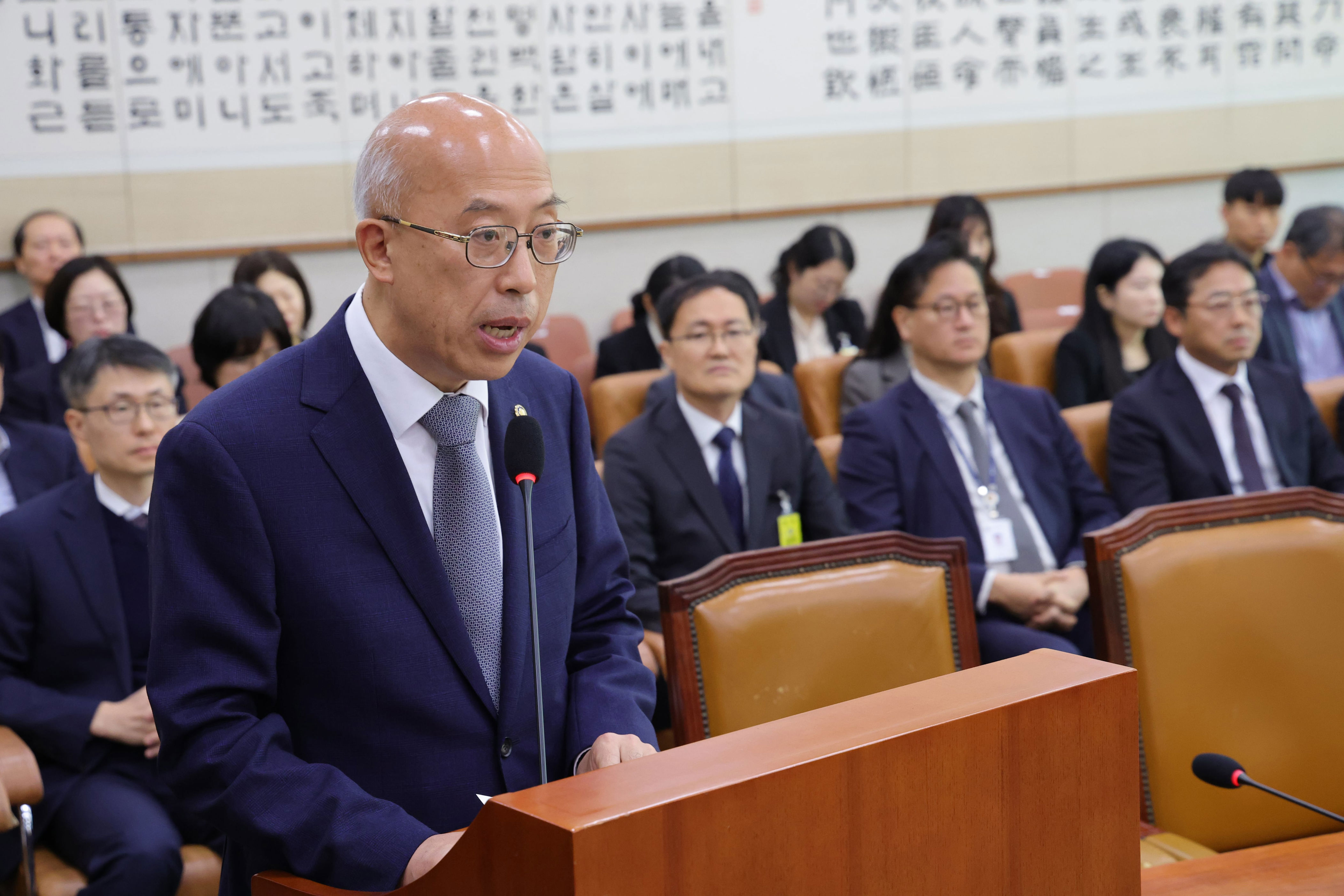 Minister Jo Dismisses President Lee's Bribery Claims as Absurd