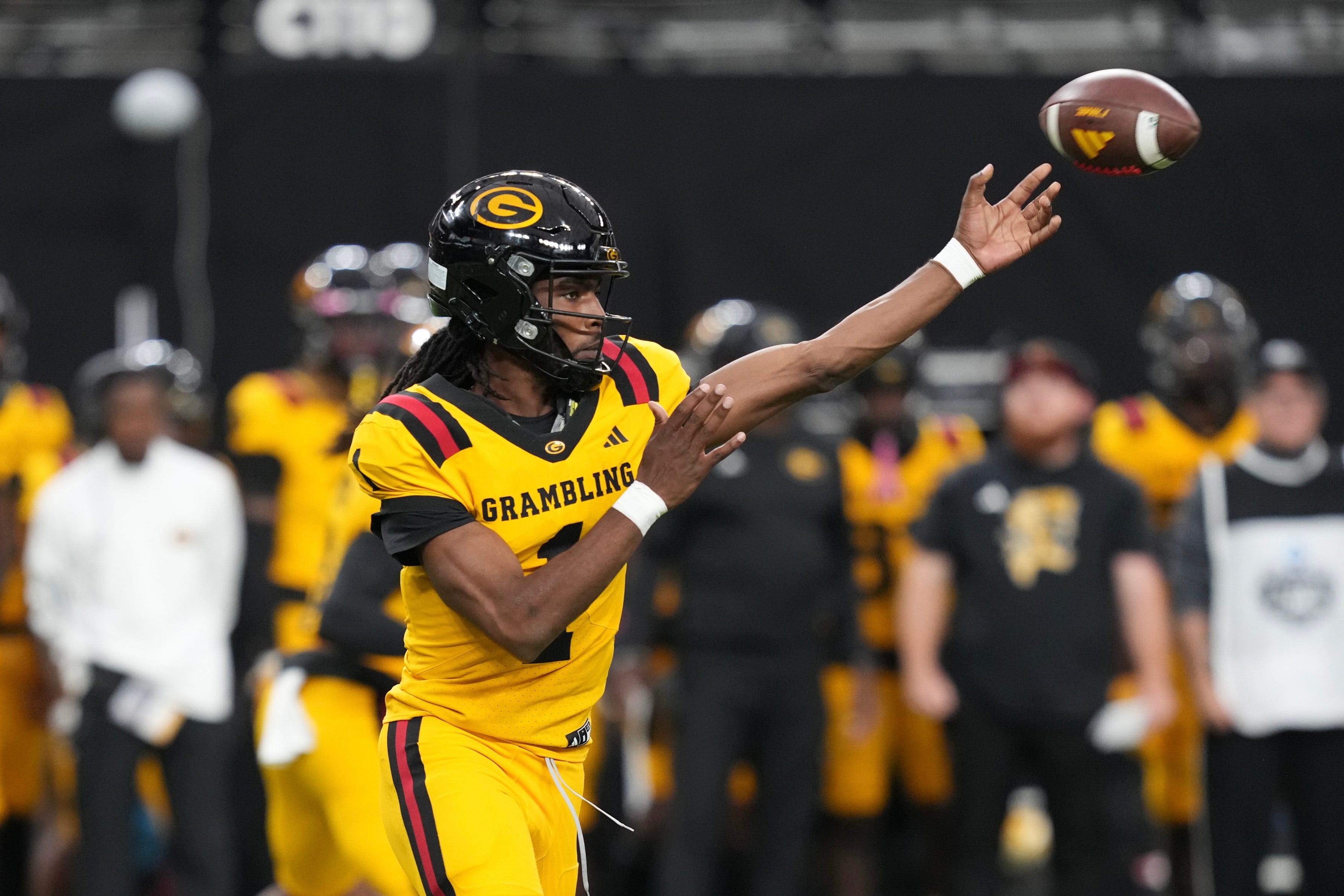 C'Zavian Teasett injury update: Grambling State QB taken from field in ...