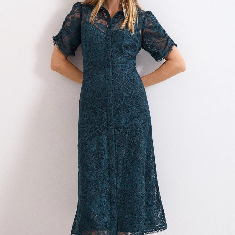 Kate Middleton's blackberry lace dress is one of those party pieces ...