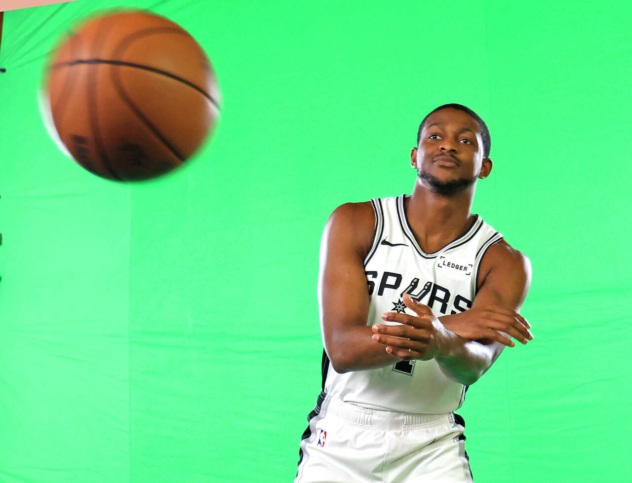 Spurs De'Aaron Fox surprises fans with 50 Pairs of his new Under Armour ...