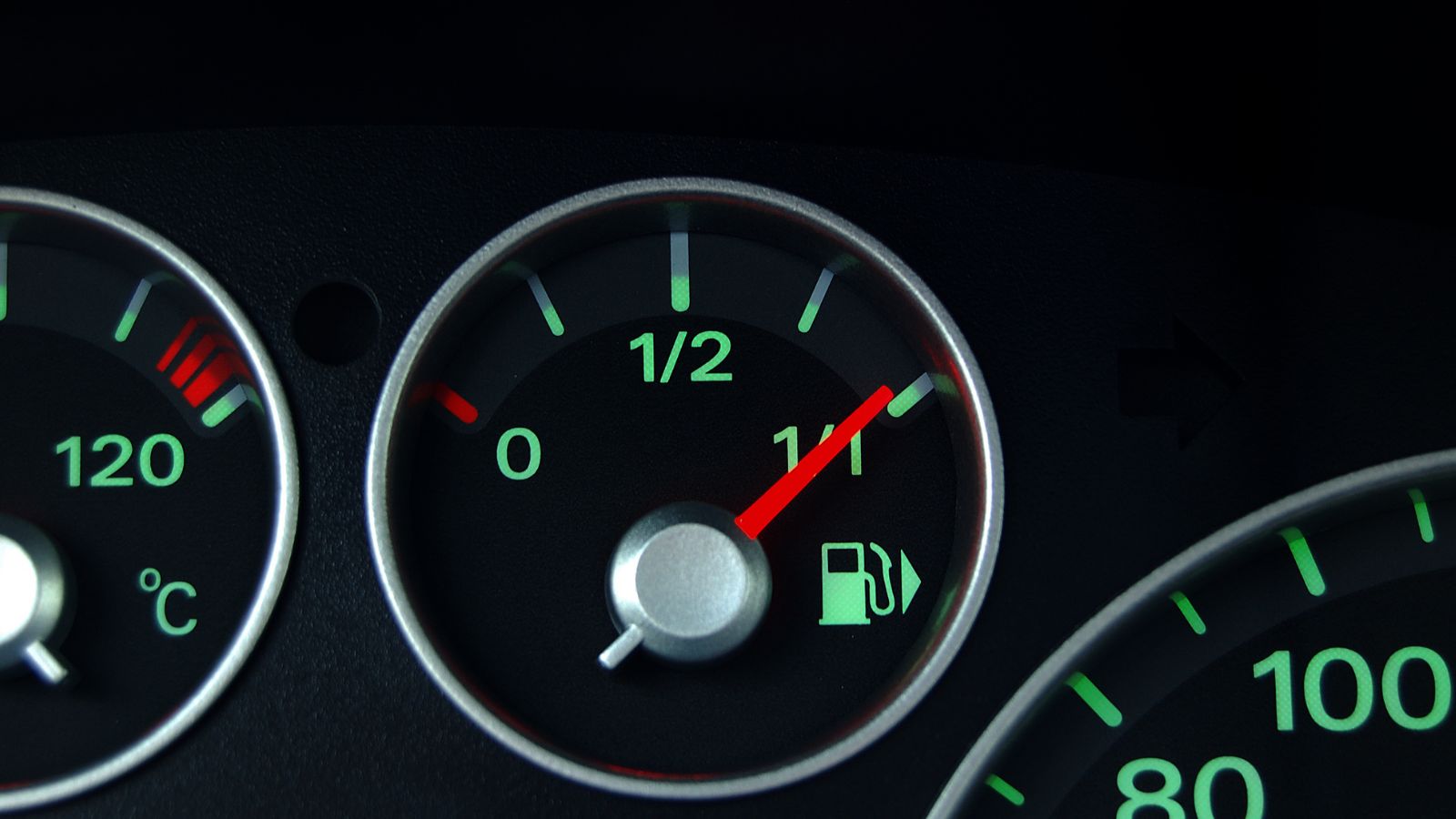 This tiny arrow ends the gas station guessing game forever