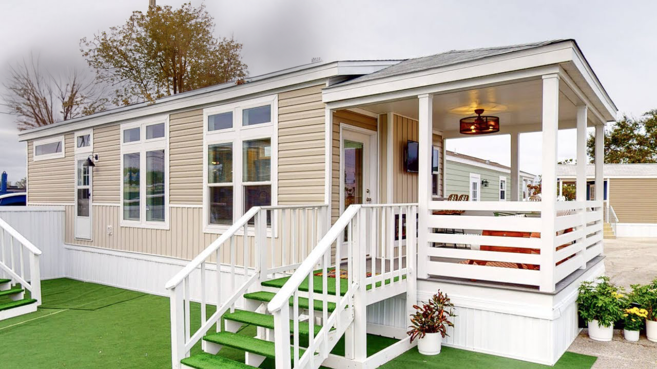 “Lake Charles” by Chariot Eagle | 1 Bed, 1 Bath Prefab House Tour