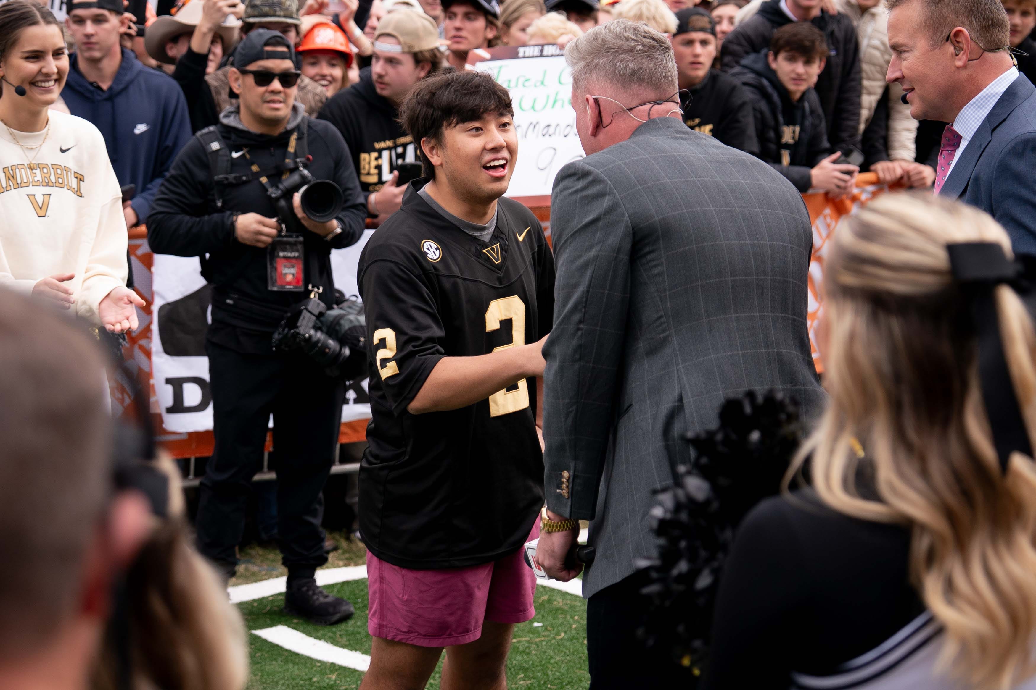 Watch Vanderbilt student make 'College GameDay' field goal for $500K