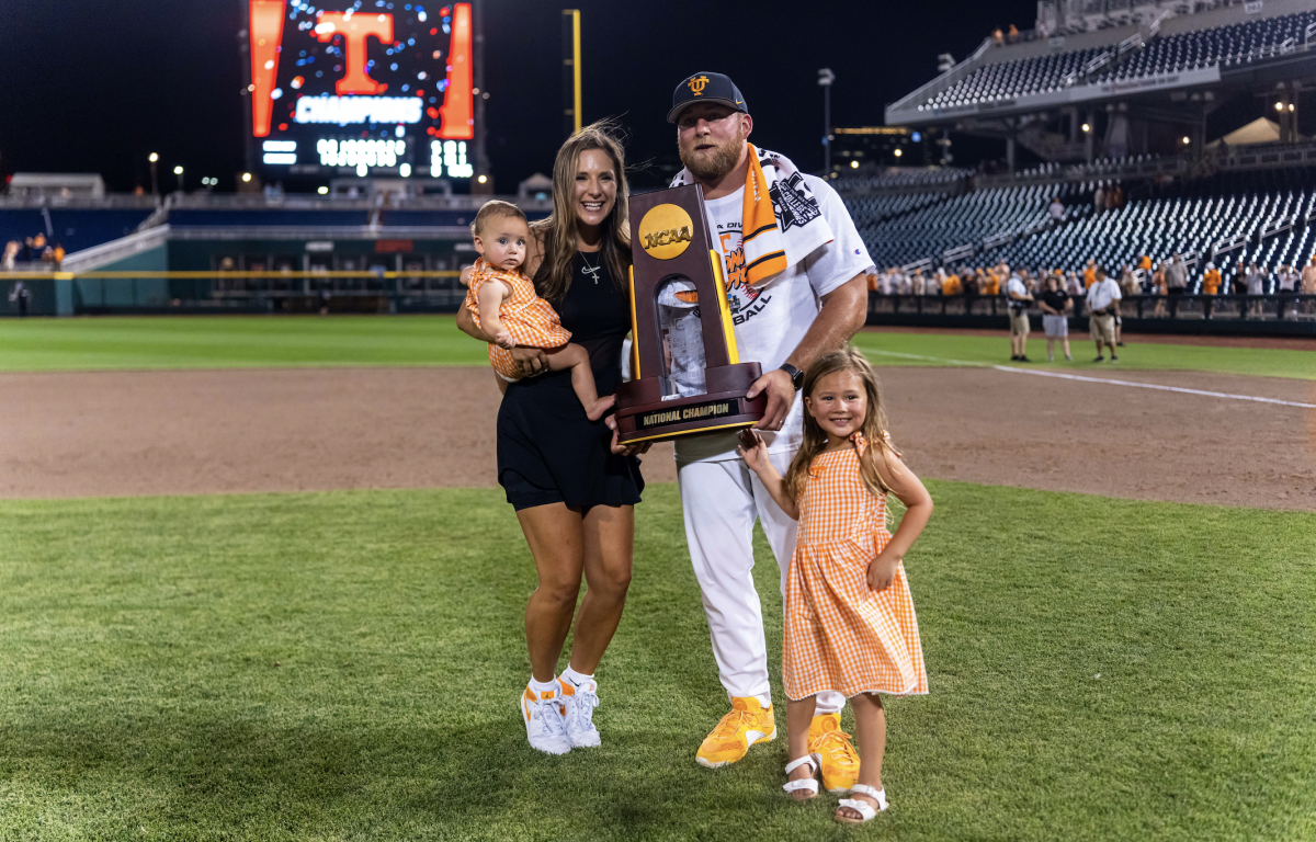 One quote from Danny White about hiring Josh Elander to replace Tony ...