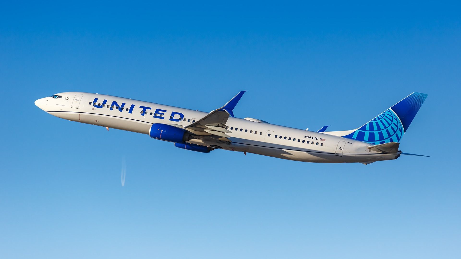 Largest Narrowbody Freighter: AEI Launches Boeing 737-900ER Cargo ...