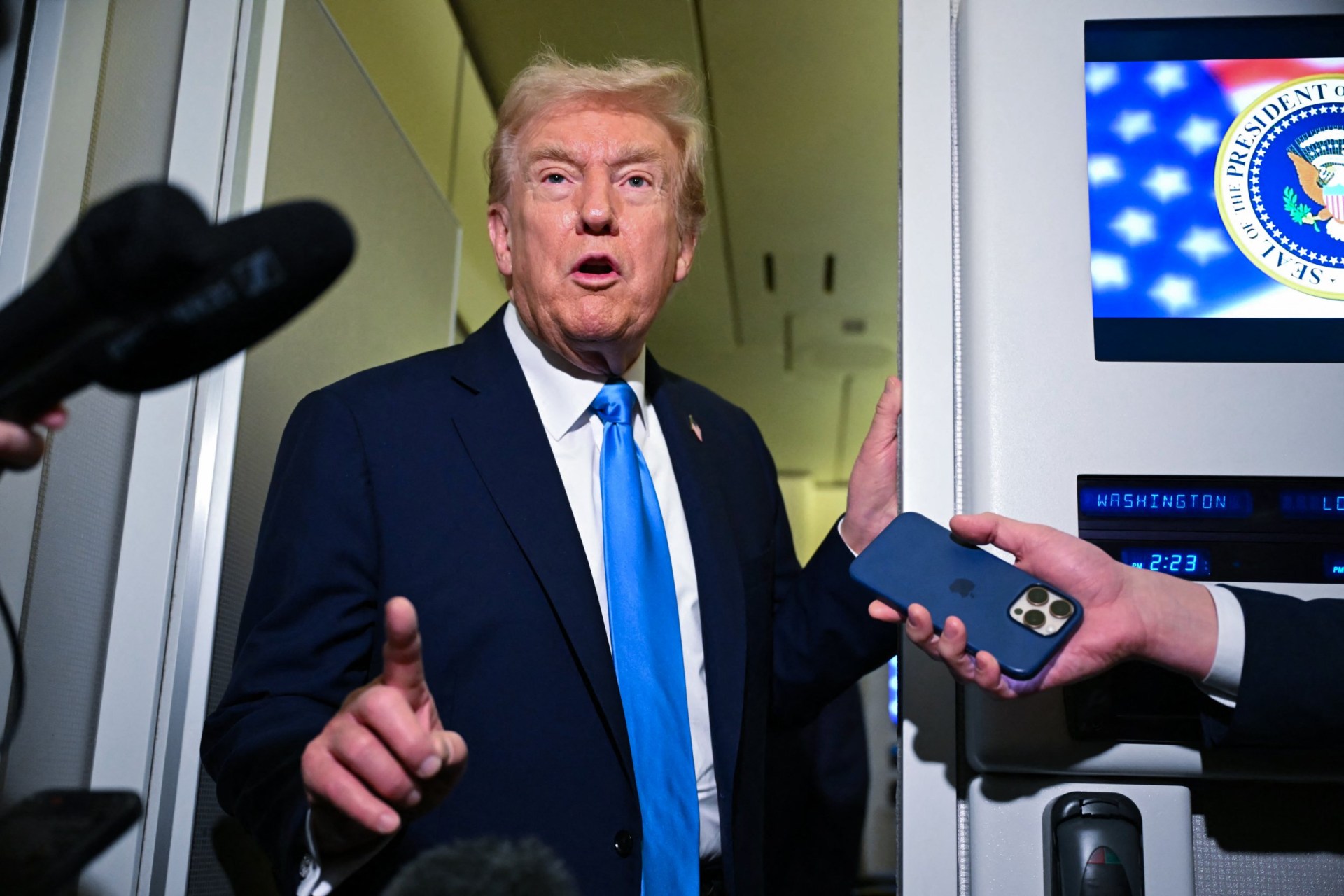 Trump not 'wasting time' with Putin