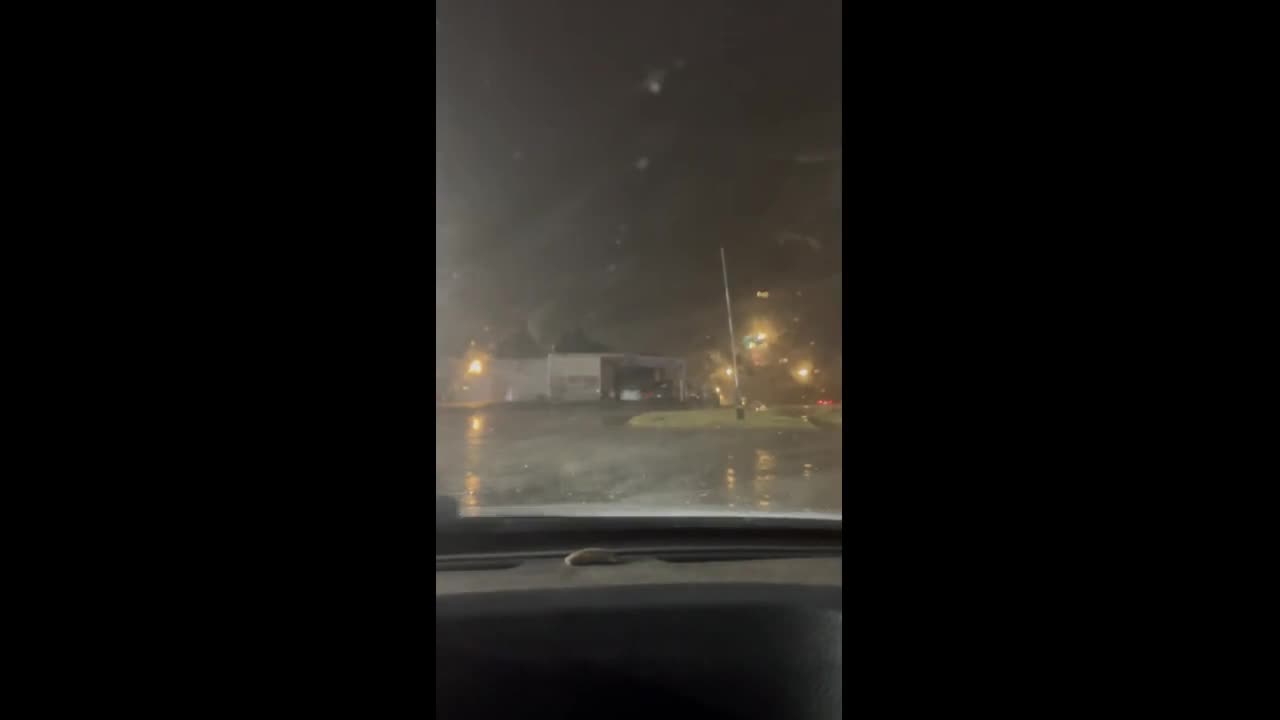 Ping pong ball-sized hail hits Oklahoma, USA