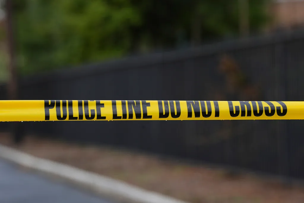 Officers take down suspect in shooting near Baltimore synagogue