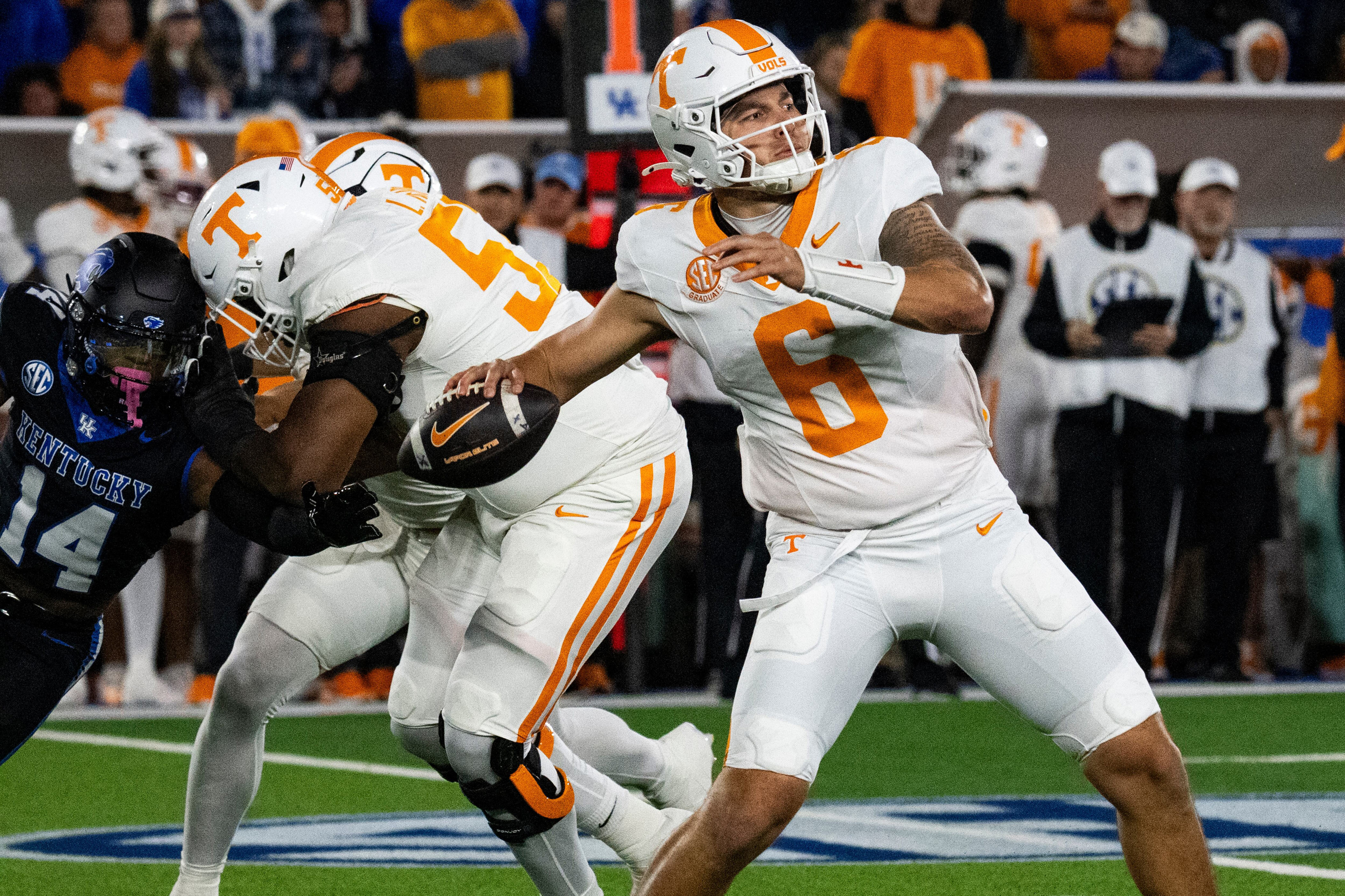 #17 Tennessee dominates border battle against Kentucky, 56-34