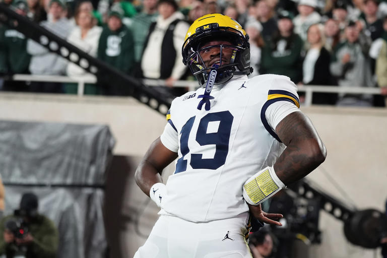 Justice Haynes runs for 152 yards and 2 TDs as No. 25 Michigan beats ...