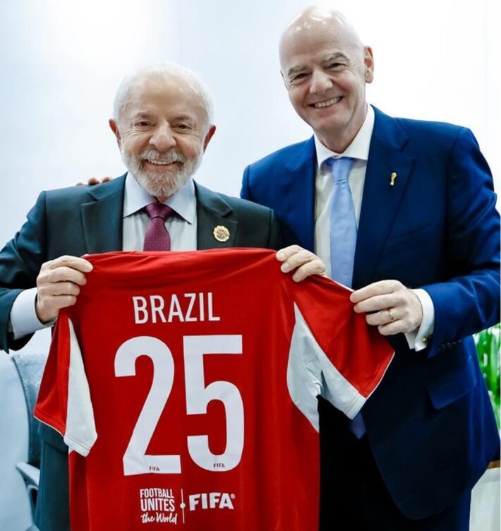 Lula convida presidente da Fifa para lançamento da Universidade do Esporte