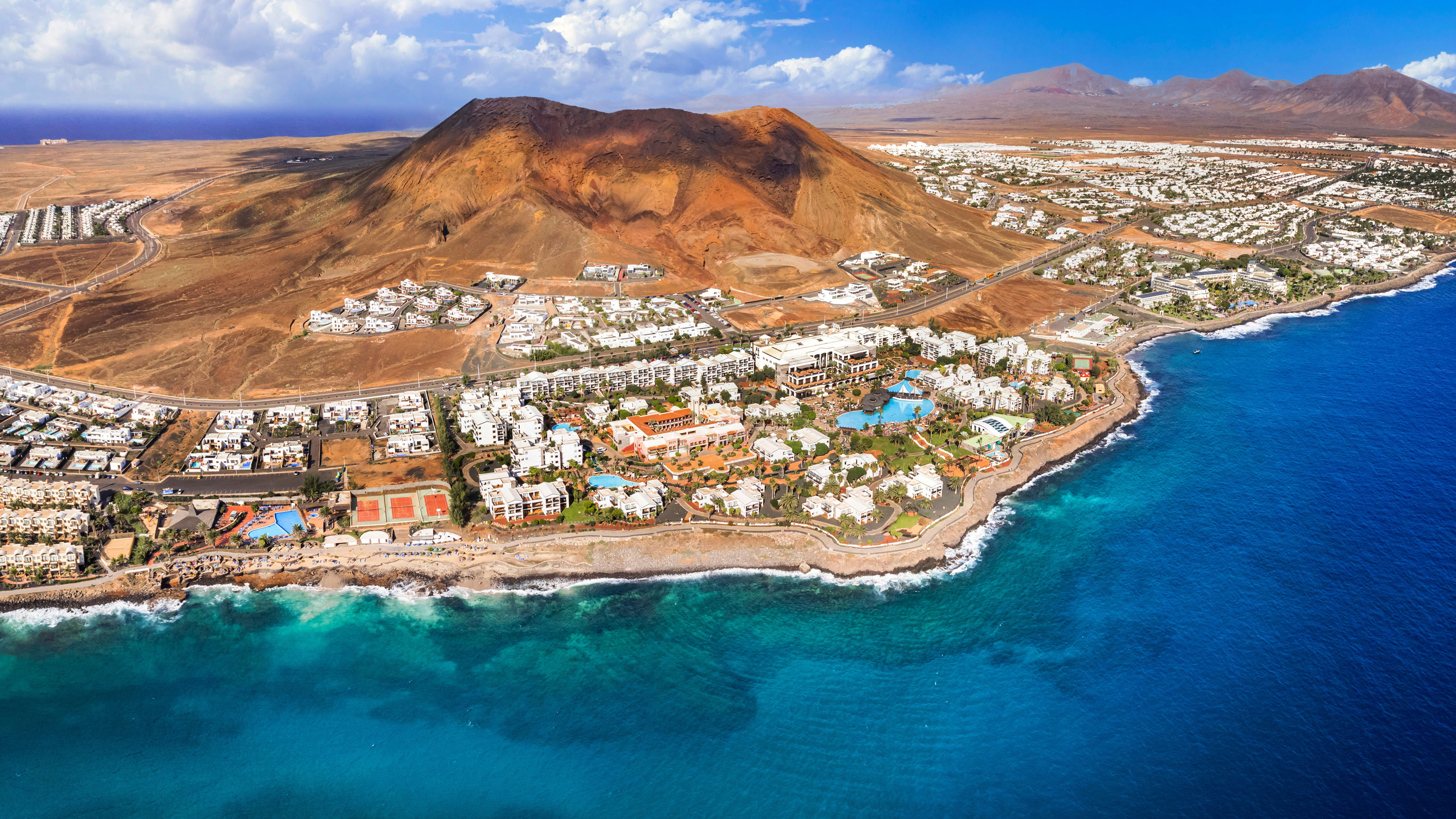 Turysta zginął po upadku z balkonu na Lanzarote. "Poluzowała się barierka"