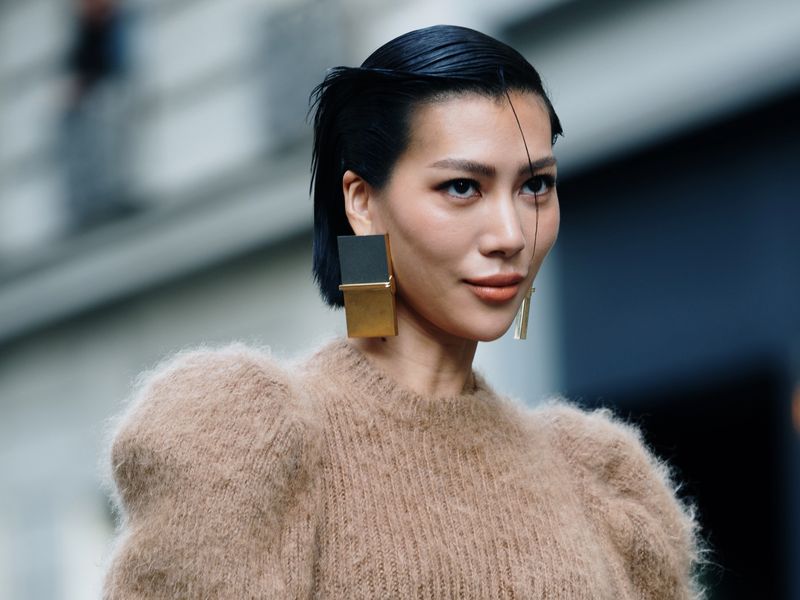 Statt Strick: Furry-Knits sind der kuscheligste Pullover-Trend im ...