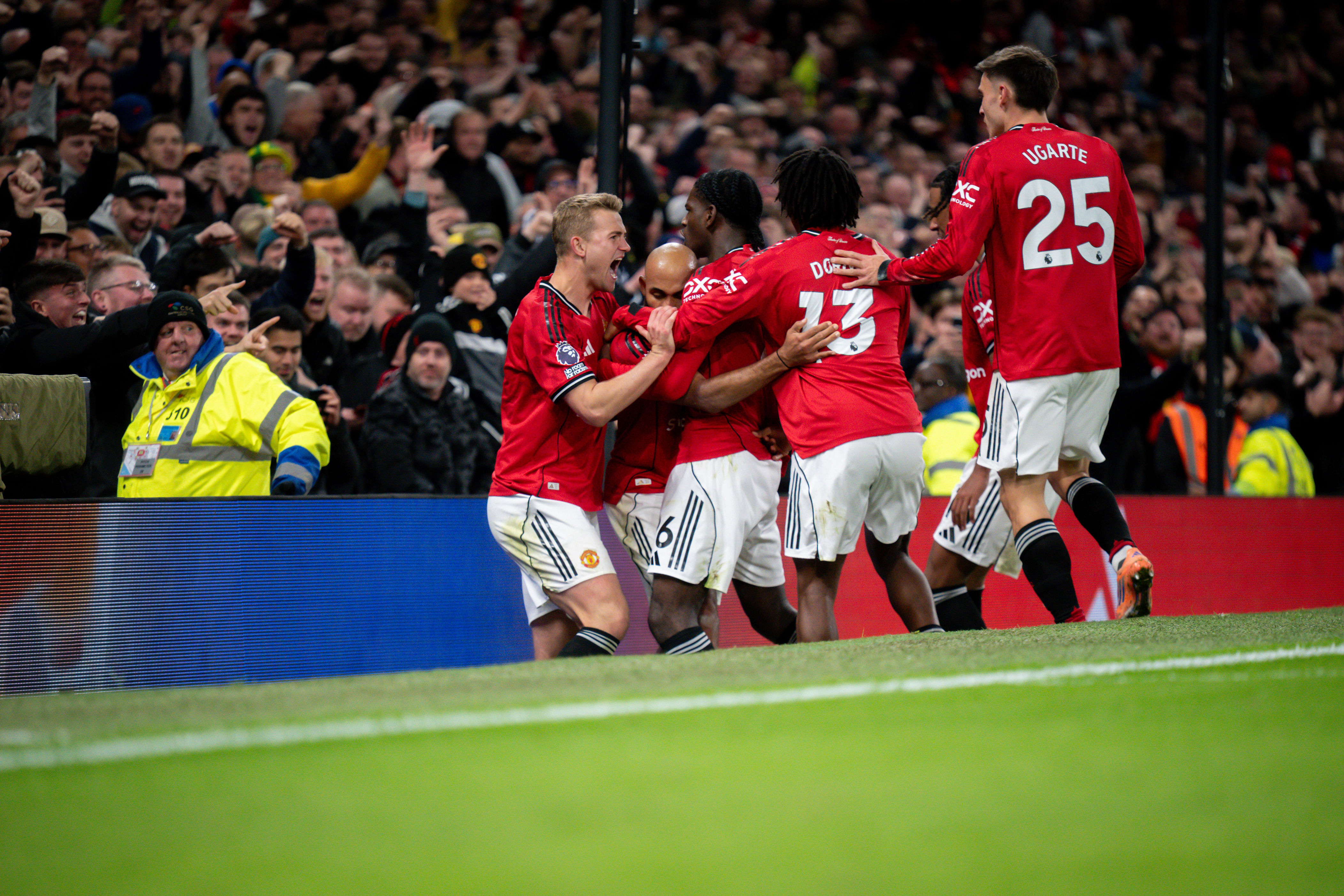 Man Utd's next five Premier League games compared to Liverpool ...