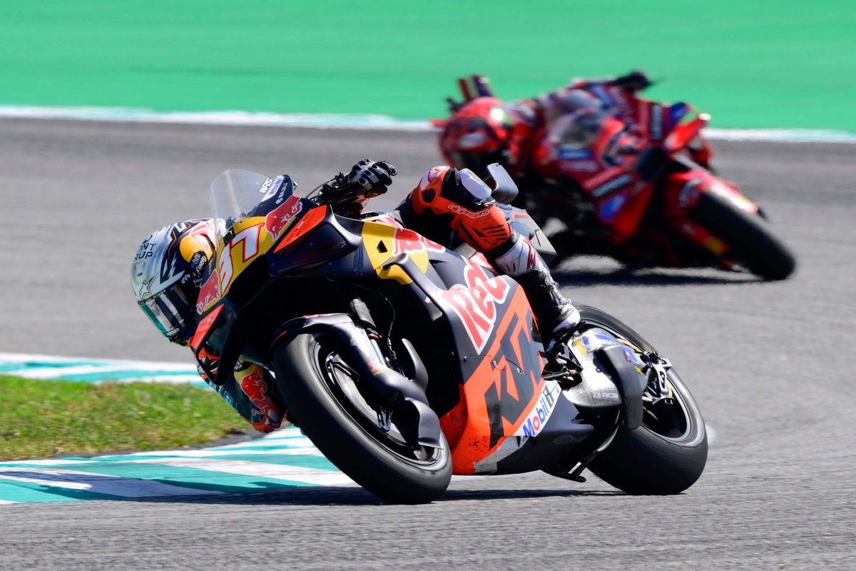 Acosta, segundo en Sepang: "He tenido mis sustos, pero al final hemos ...