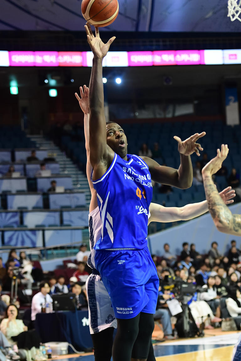 프로농구 한국가스공사, SK에 83-81 신승…개막 8연패 탈출