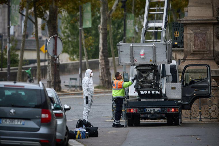 Two men arrested over £76m Louvre Museum heist