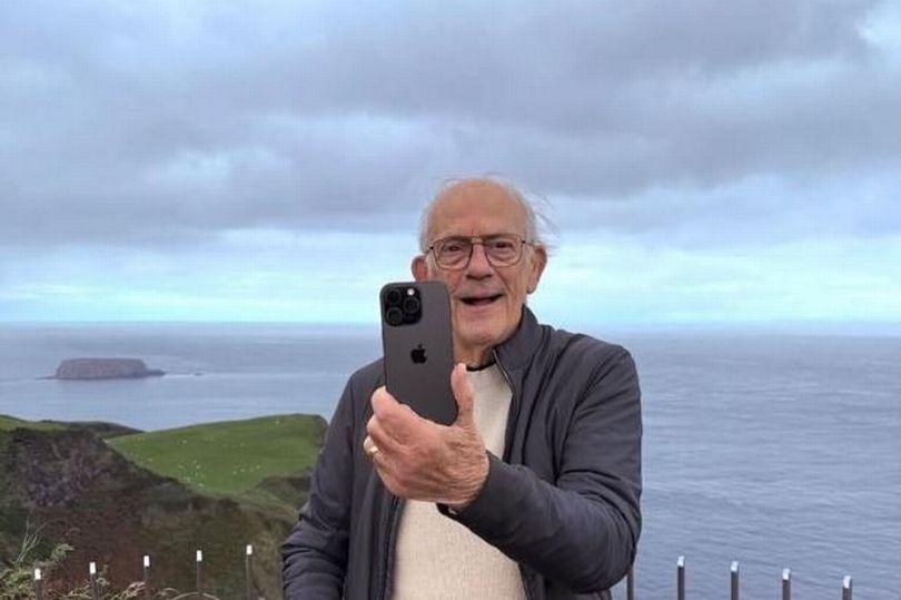 Hollywood legend celebrates birthday with selfie and people are ...