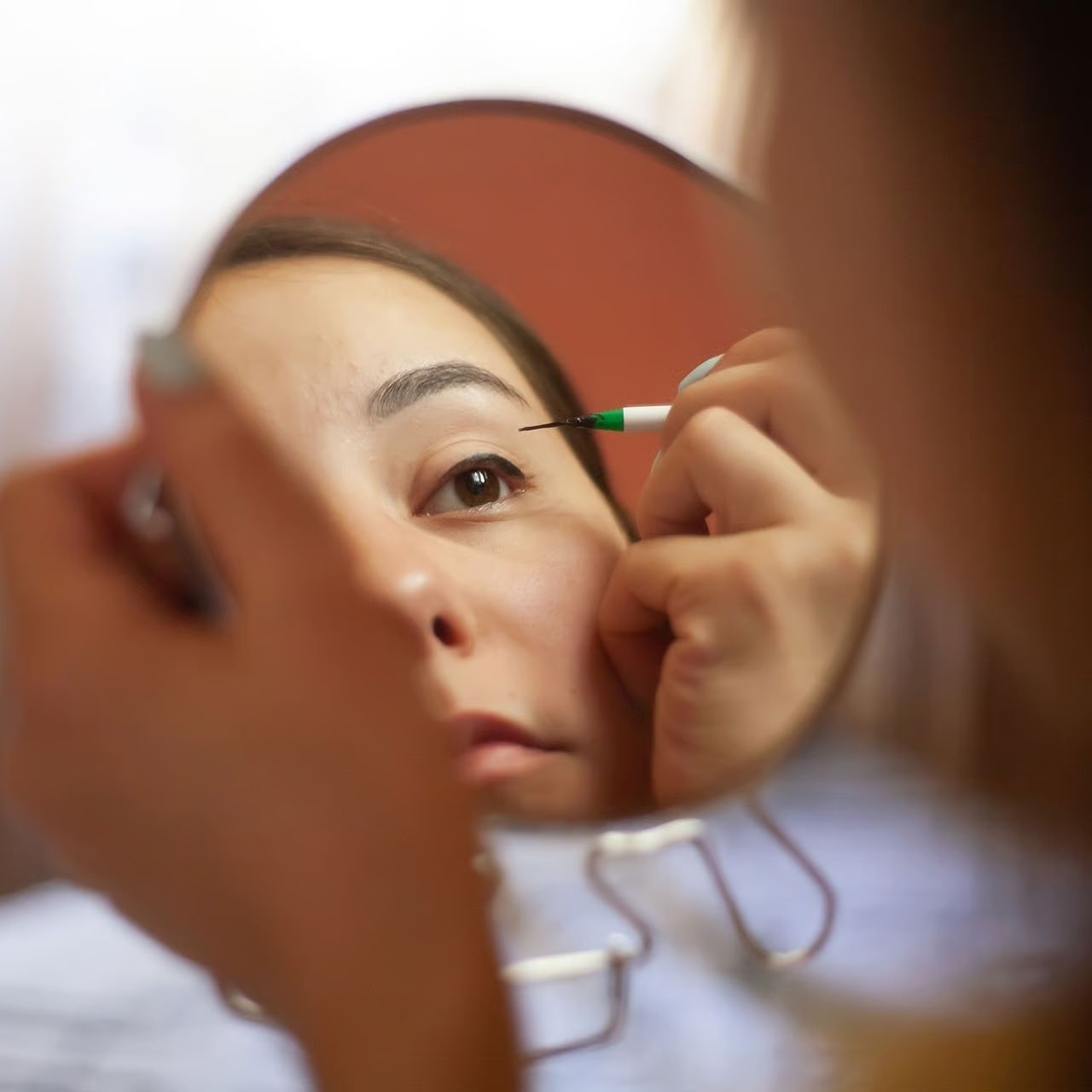 Makeup Artist Reveals The Trick For Applying Eyeliner Over 40 That ...