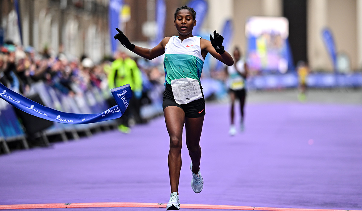 19-year-old runner is first Irish woman to cross Dublin Marathon finish ...