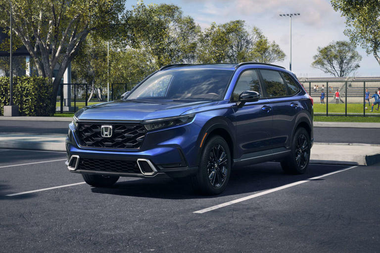 Small SUV comparison: New Volkswagen Tiguan vs. Honda CR-V