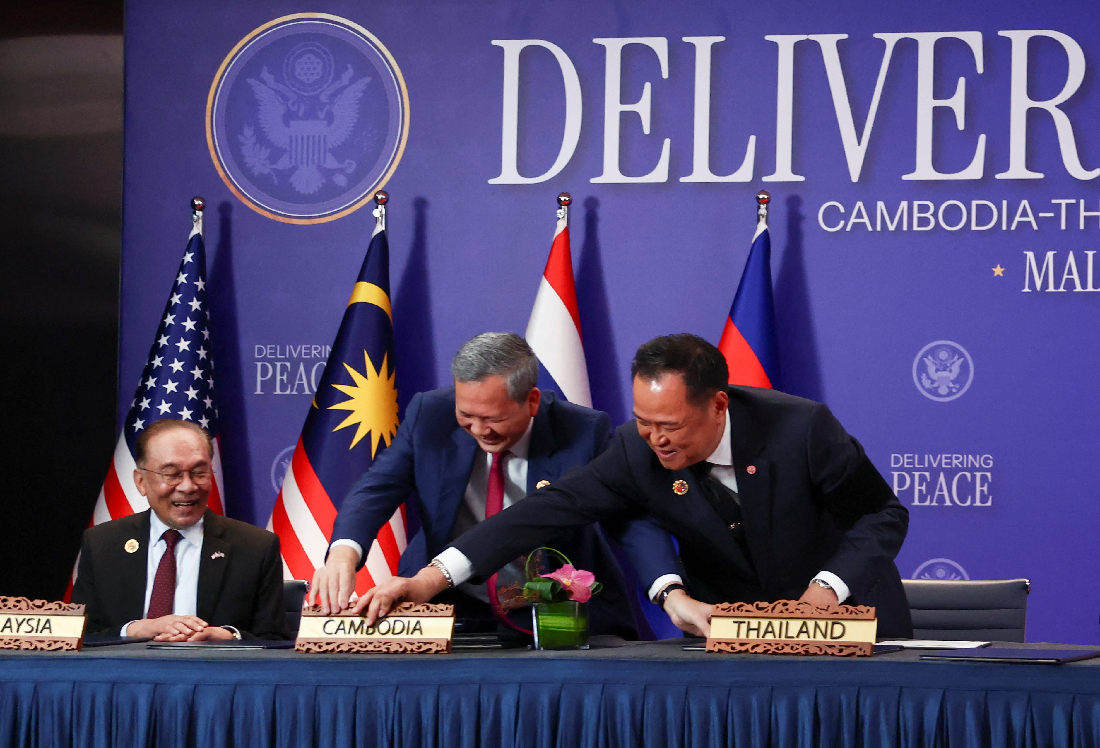 Thai, Cambodia leaders sign expanded ceasefire deal with Trump present