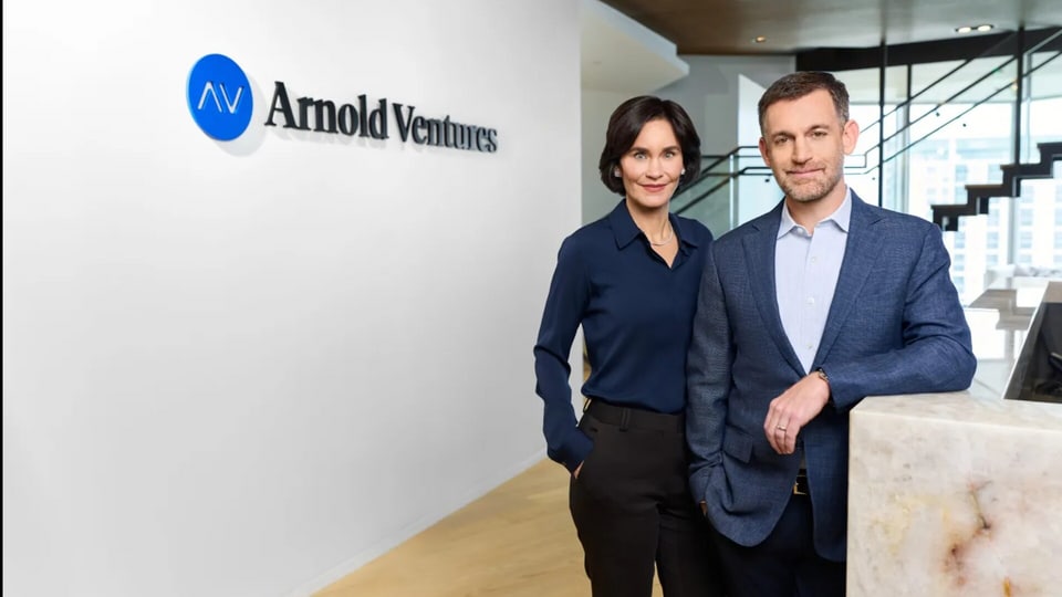 Billionaire couple John Arnold and Laura gave away 42% of their 2.9 ...