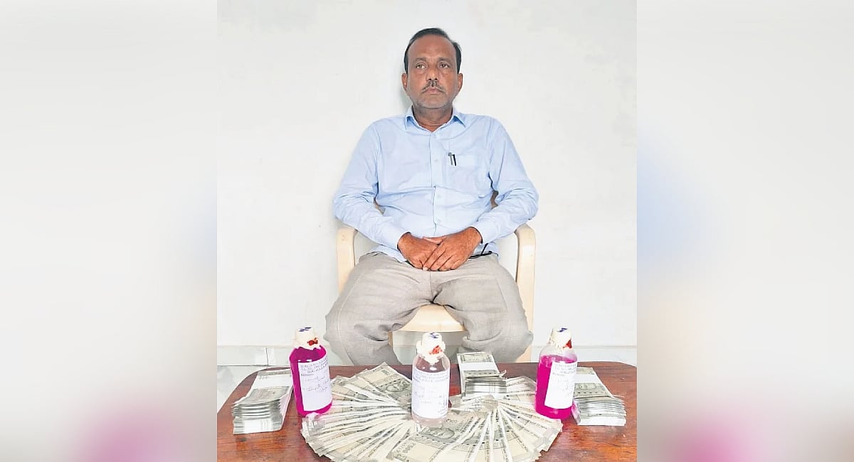 Deputy registrar in ACB net for Rs 5 lakh bribe