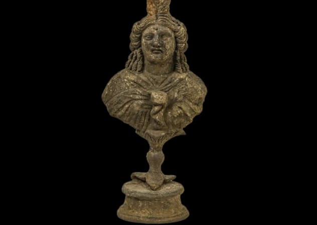 Bronze bust of Egyptian goddess Isis unearthed at Satala necropolis in ...