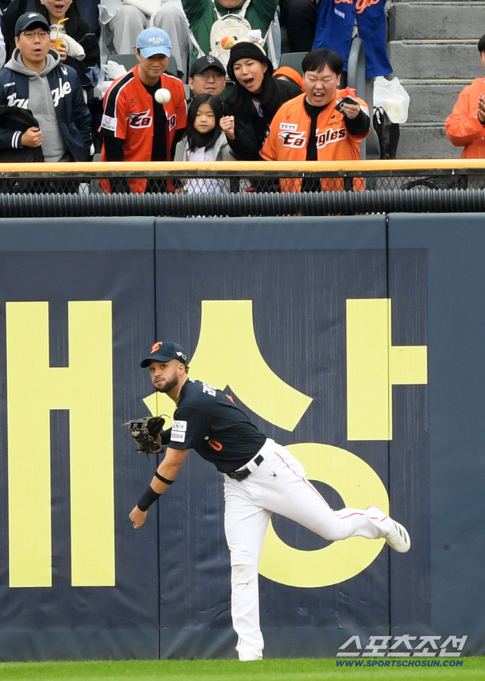 Riverato Moon Bo-kyung Steals a Hit