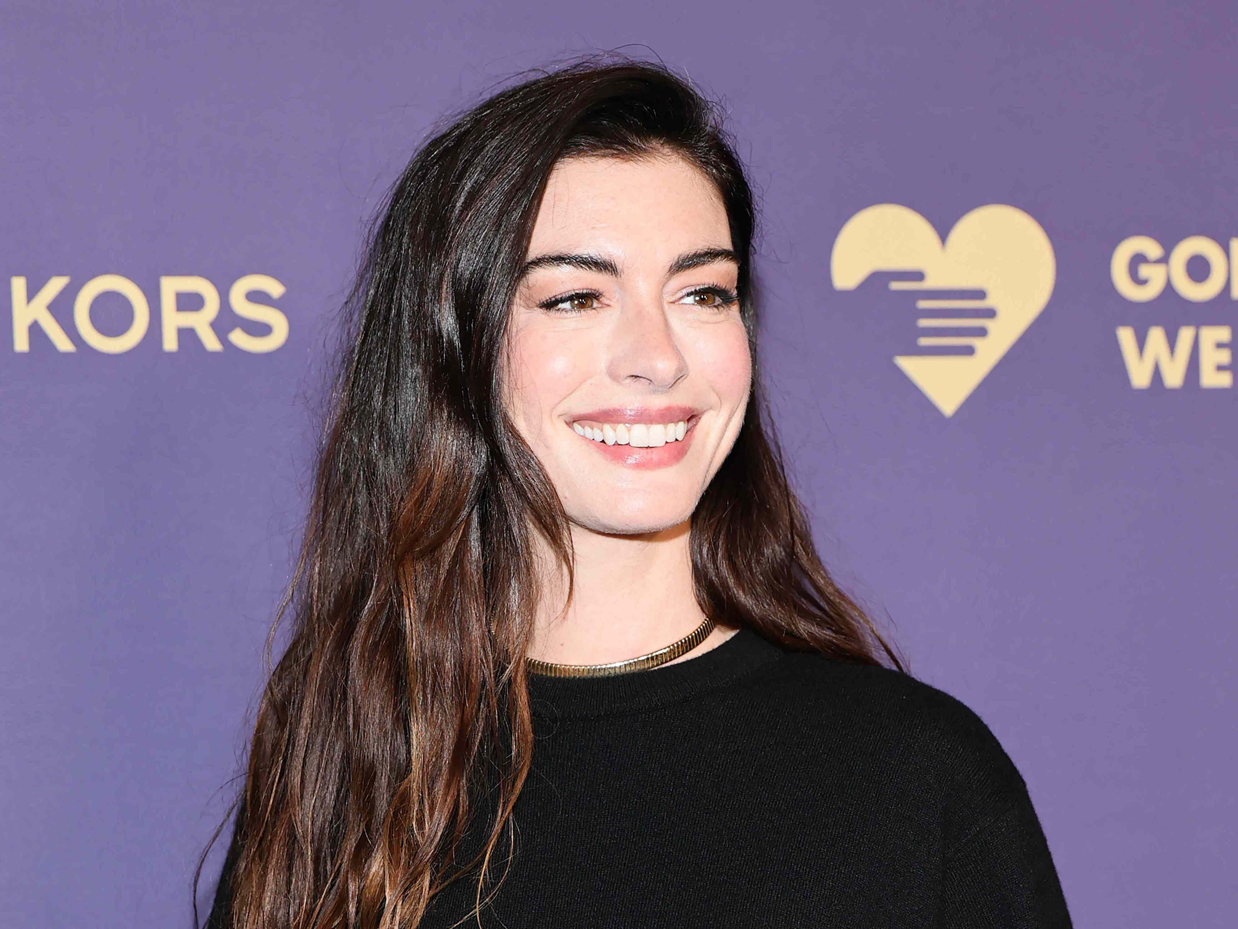 Anne Hathaway, 42, Wore the Radiant, Skin-Softening Tinted Moisturizer ...