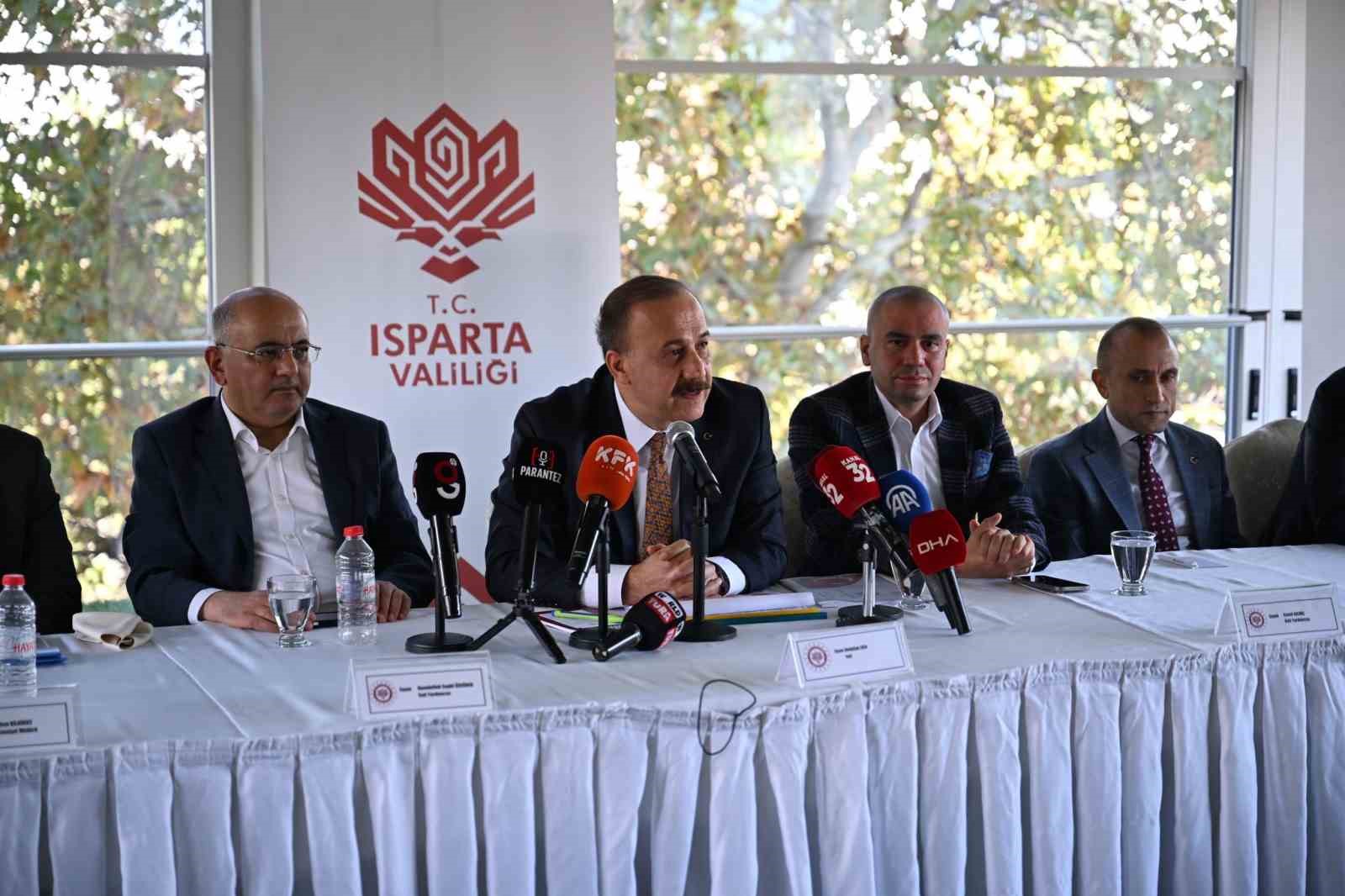 Vali Erin: "Kedilerin patilerinin kesildiği iddiasının aslı astarı yok ...